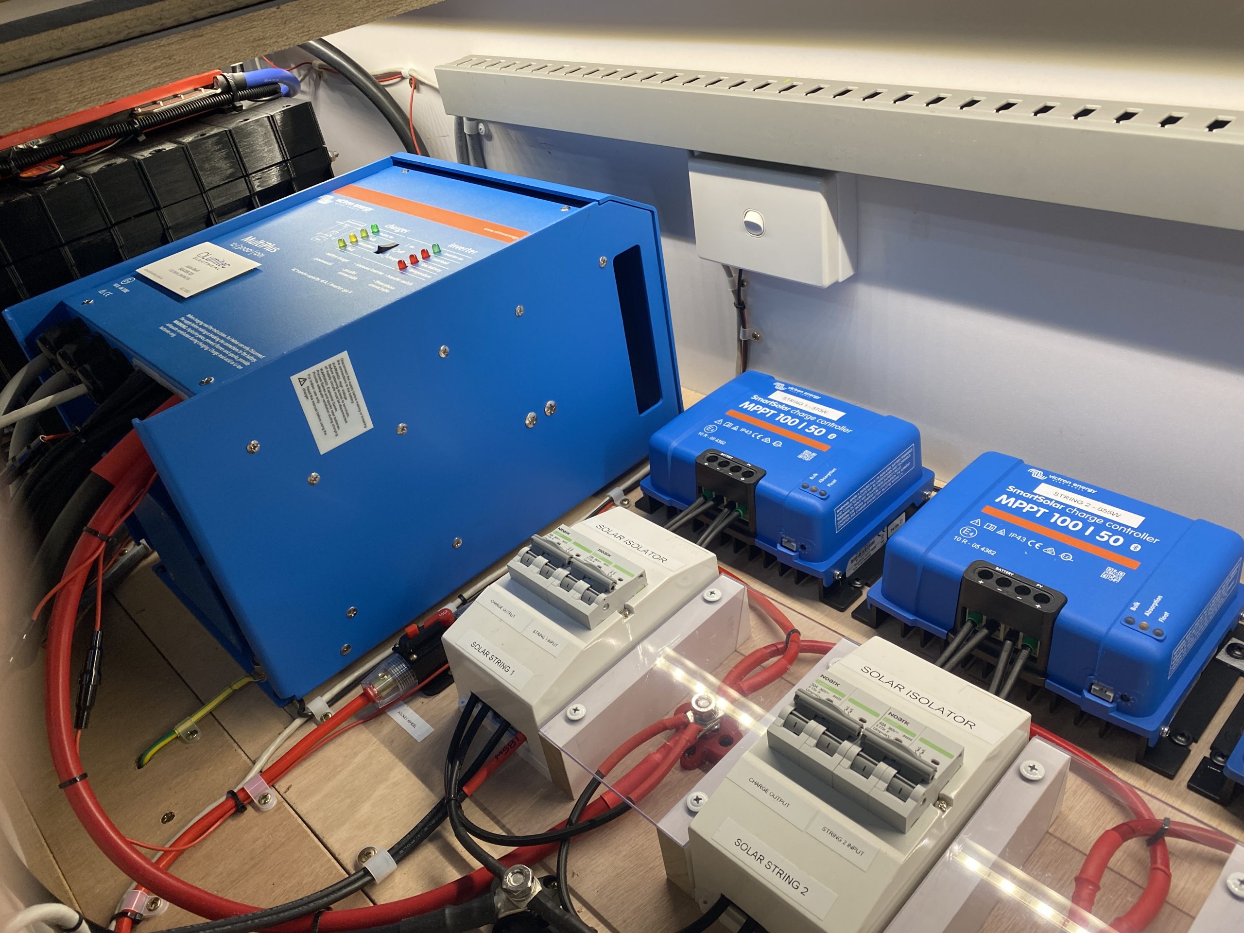 RV Solar & Battery Systems – Lumitec Electrical